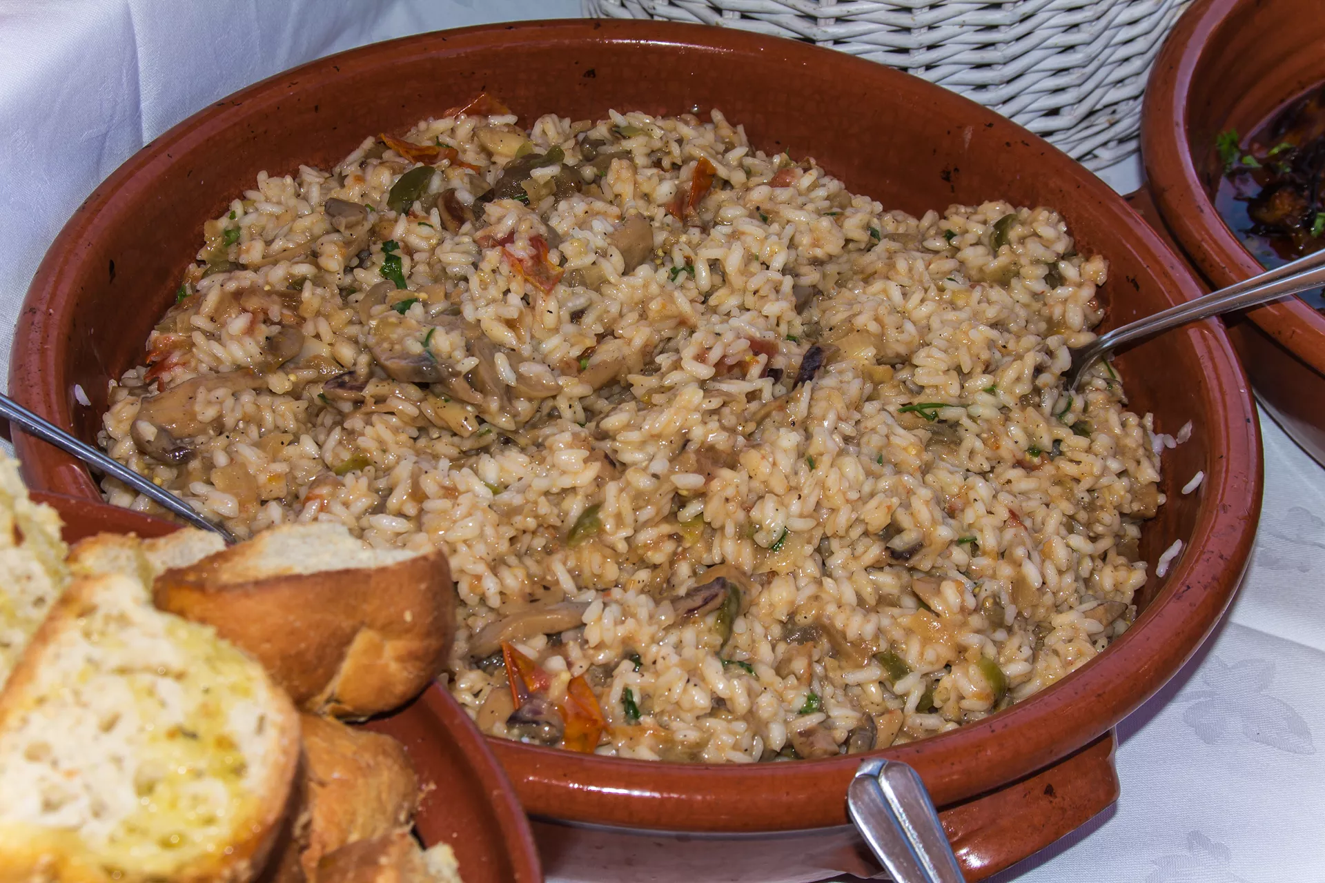 Sailing around Milos – Polyegos | Milos Trips